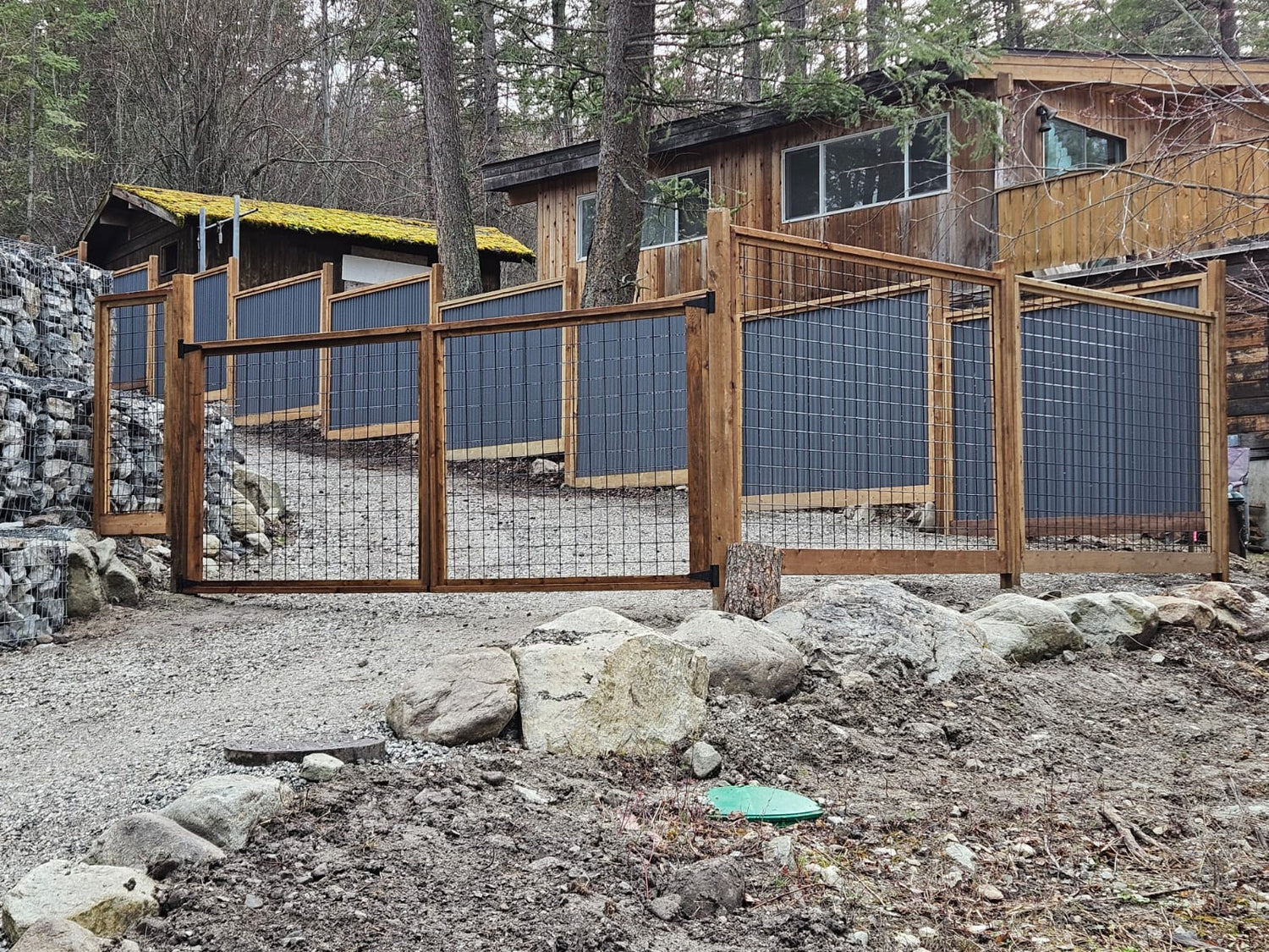 The Complete Guide to Hog Wire Fencing: Modern Solutions - Home & Farm